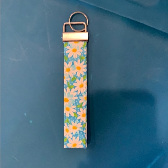 Accessories | Daisy Key Fob | Poshmark